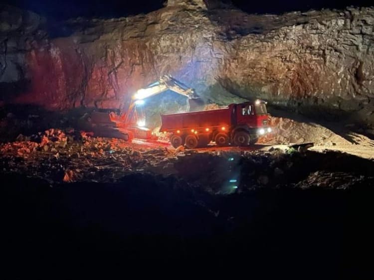 ΛΑΤΟΜΕΙΟ ΑΔΡΑΝΩΝ ΥΛΙΚΩΝ ΕΤΟΙΜΟΥ ΣΚΥΡΟΔΕΜΑΤΟΣ ΣΙΦΝΟΣ | ΚΟΡΑΚΗ - City ...